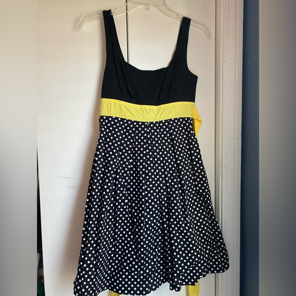 Iz Byer | Dresses | Iz Byer Blackyellow Polka Dot Belted Dress Sz ...